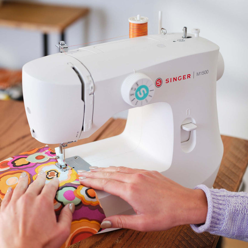 SINGER® M1500 Sewing Machine with Bonus Sewing Kit | SINGER®