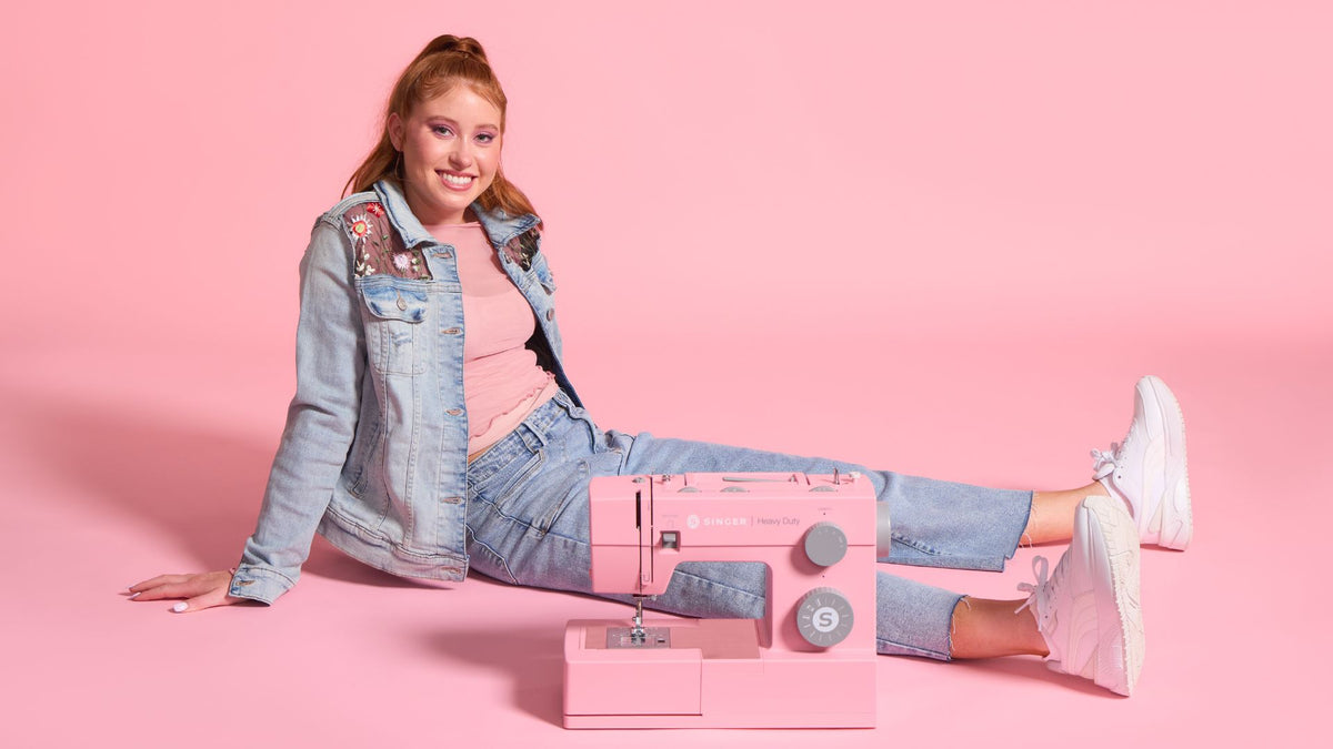 SINGER® Heavy Duty 4411 Pink Sewing Machine & Hard Case Bundle | SINGER®
