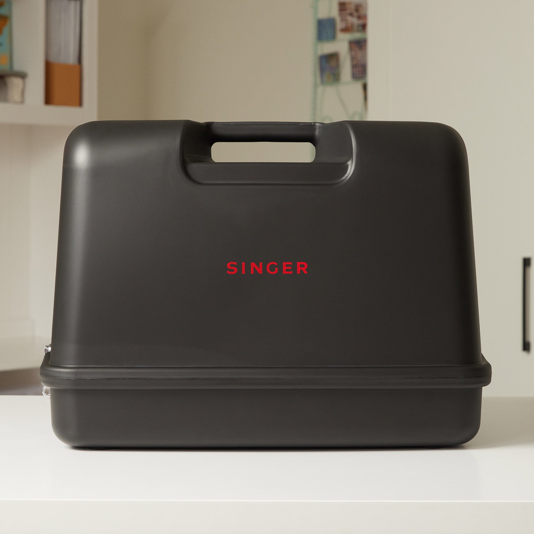 Funda rígida negra para máquina de coser universal | SINGER
